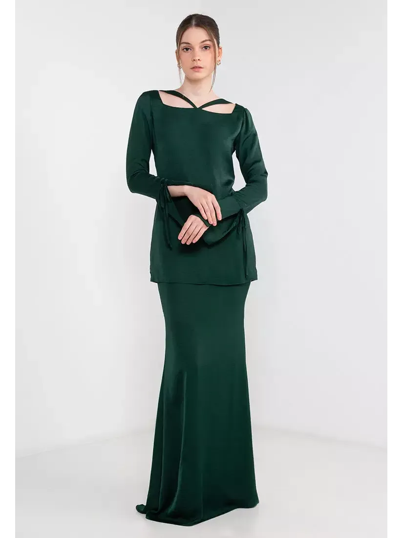 Alia B Marion Short Baju Kurung Emerald Green - Green - S | We Rent Fashion