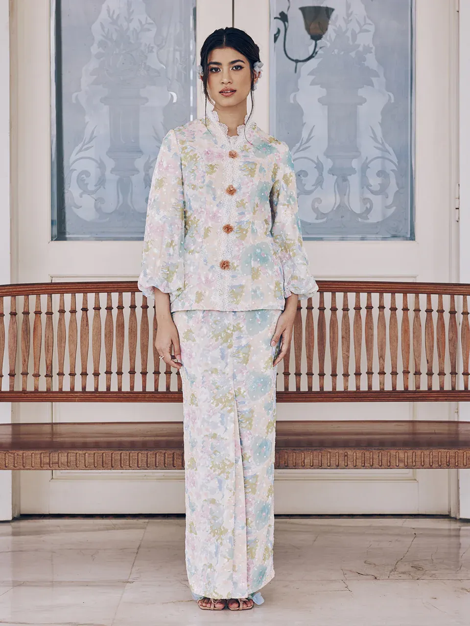 Innai Red Esty Short Kebaya In Watercolour Abstract Floral Print Sage ...