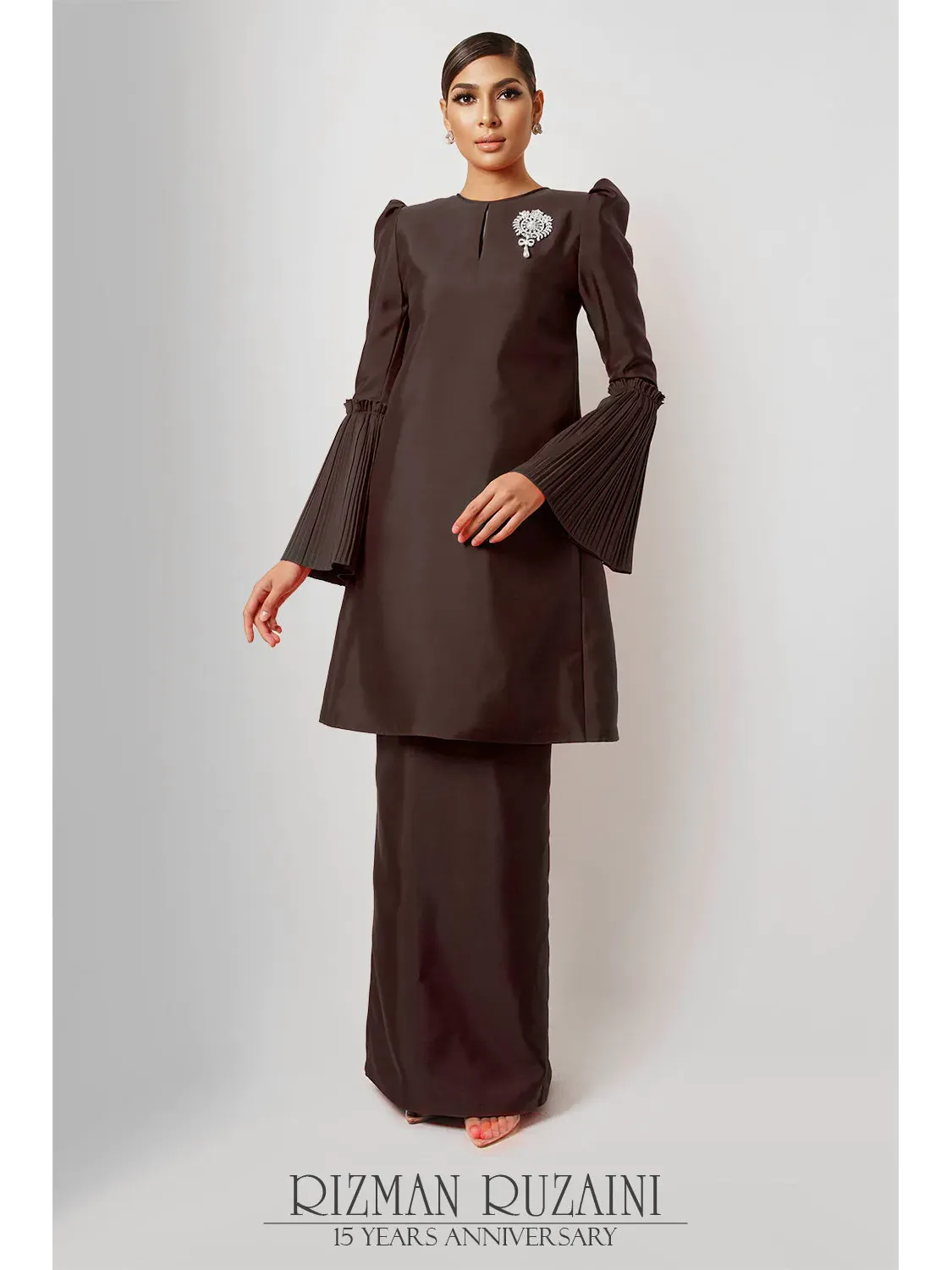 Rizman Ruzaini Nurisa Baju Kurung Riau Brown - S - Brown | We Rent Fashion