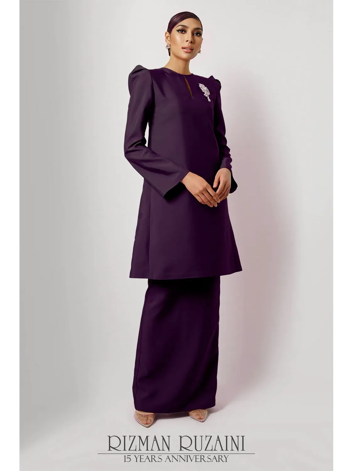 Rizman Ruzaini Elfira Baju Kurung Riau Violet - XS - Purple | We Rent ...